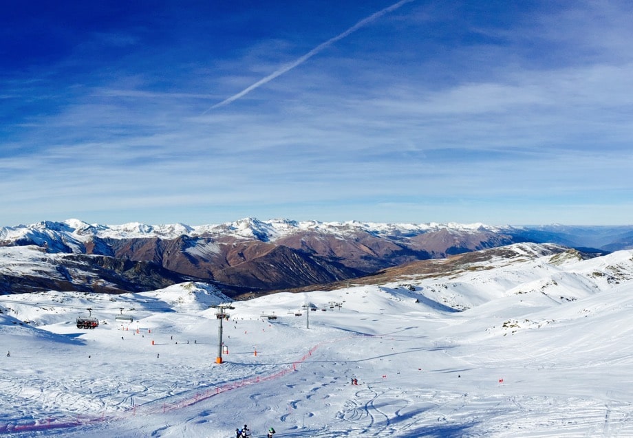 The Ultimate Guide to Skiing in China - Alltracks Academy